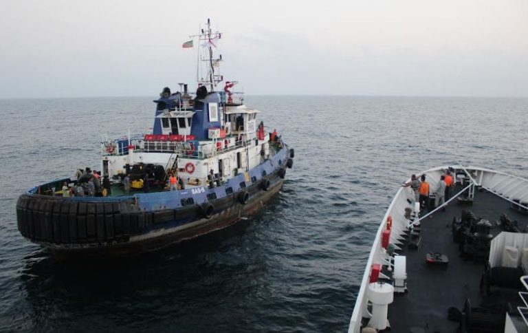 Pakistan Navy, Pakistan Maritime security agency save lives of seamen ...