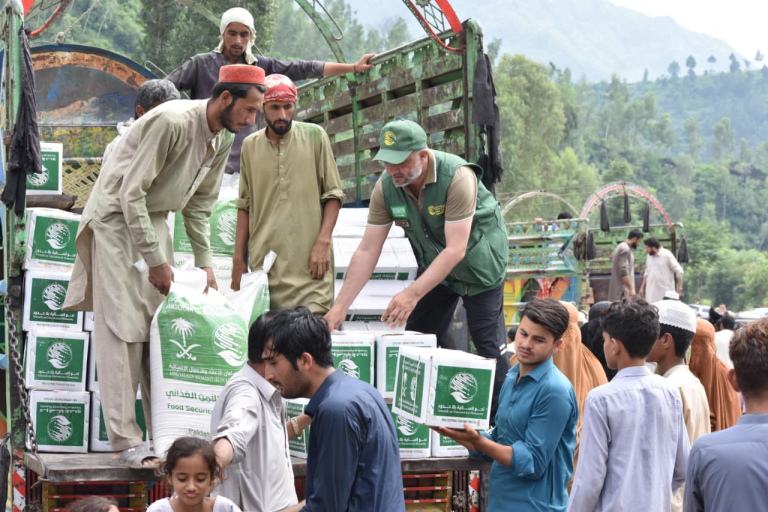 KSrelief Launches Emergency Aid for Flood Victims in Khyber Pakhtunkhwa ...